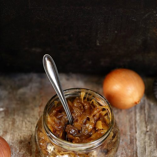 Tfaya confit d'oignon aux raisins - Recette marocaine - Un déjeuner de ...