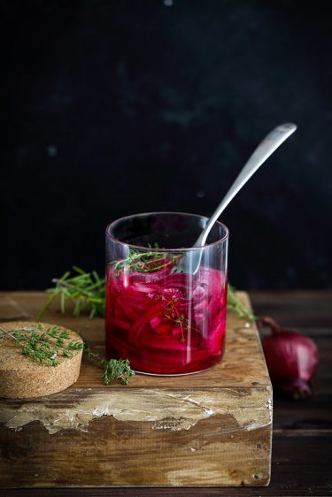 Pickles d'oignons rouges - Recette conserve facile - Un déjeuner de soleil